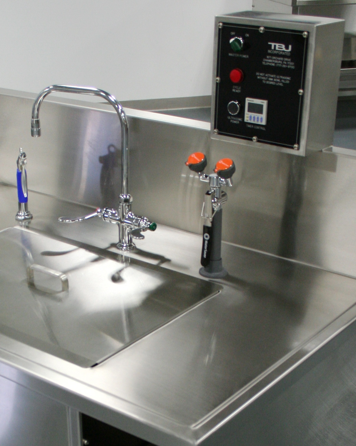 Fixtures - Deck Mounted Eye Wash - TBJ Incorporated